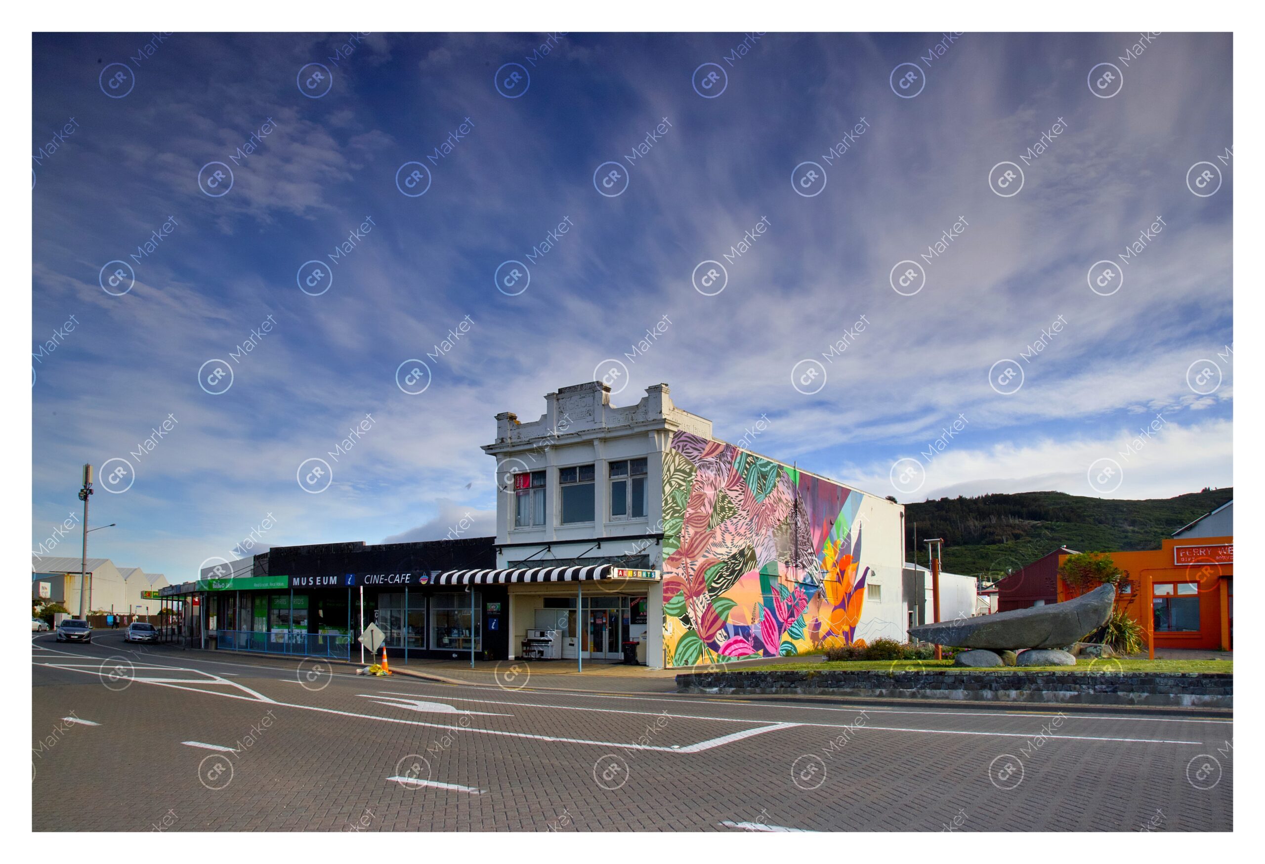 Shop With Wall Mural Bluff - CR Market